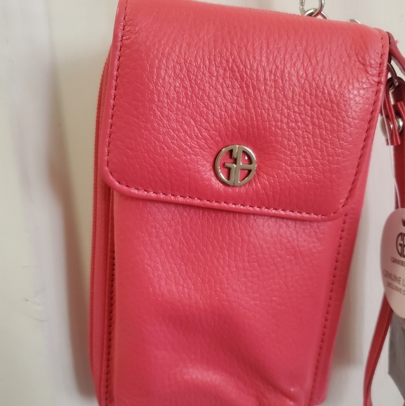 Giani Bernini | Bags | Giani Bernini Softy Leather Tech Crossbody ...